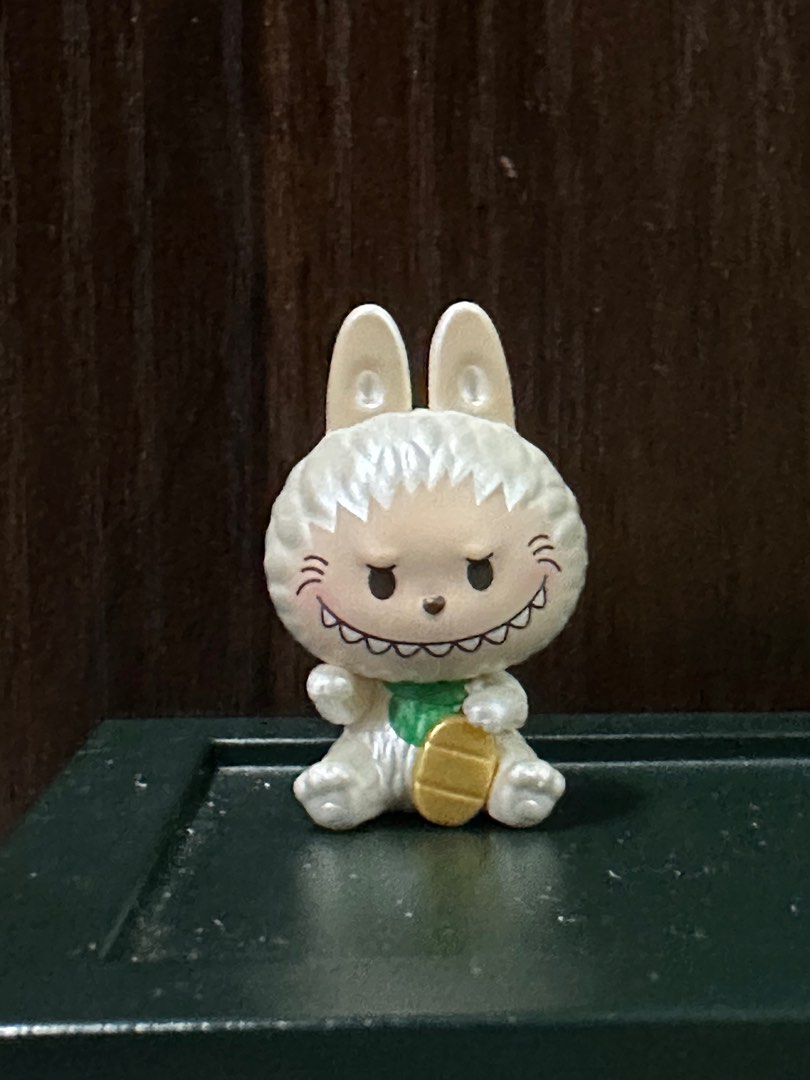 Labubu popbean pearlized authentic, Hobbies & Toys, Memorabilia ...