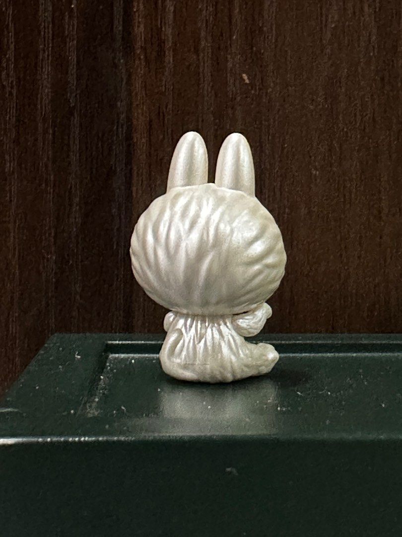Labubu popbean pearlized authentic, Hobbies & Toys, Memorabilia ...