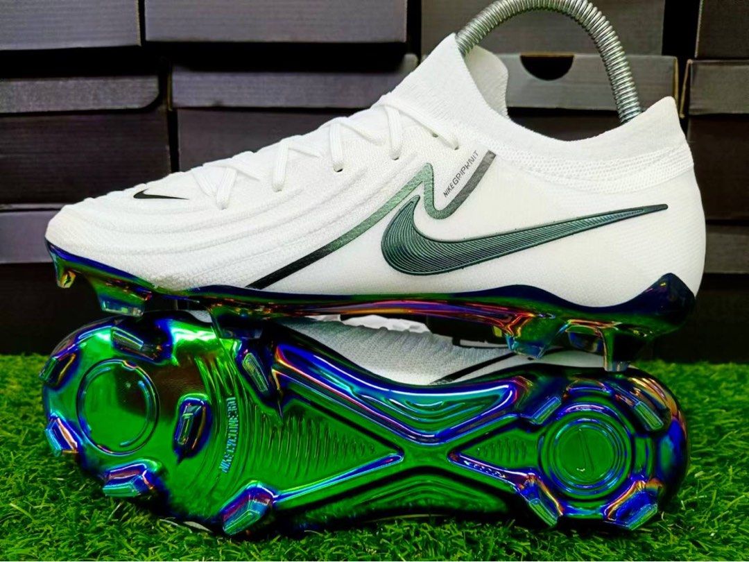Nike Phantom GX II Elite FG, Men's Fashion, Footwear, Boots on Carousell