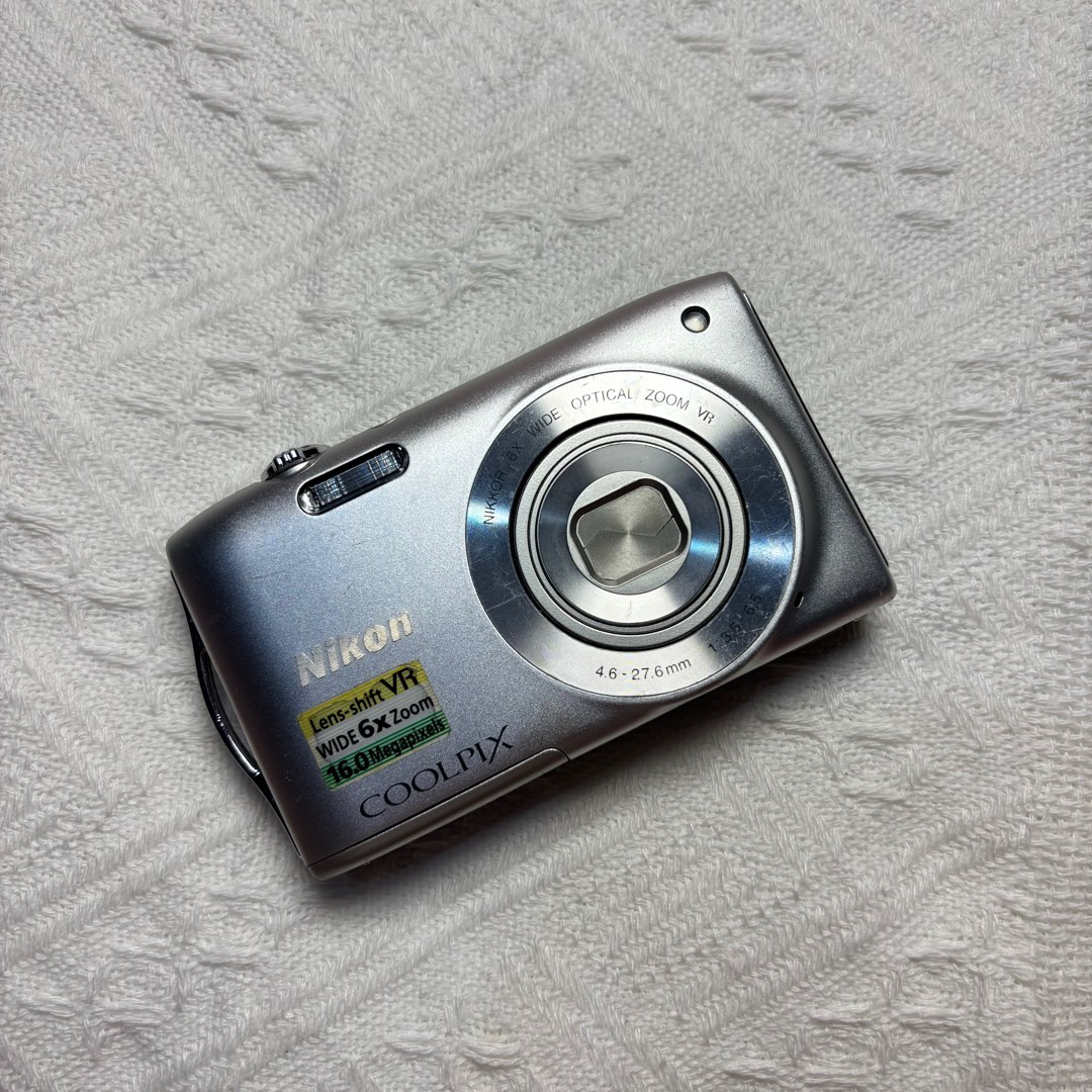 Nikon Coolpix S3300 ccd camera dupe g7x, Photography, Cameras on Carousell