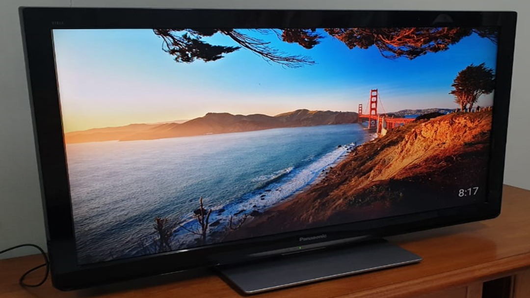 Panasonic Viera Plasma TV 42" (with Stand & Remote Control), TV & Home ...