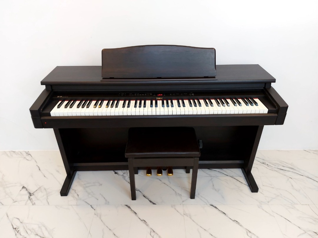ROLAND HP-330 DIGITAL PIANO, Hobbies & Toys, Music & Media, Musical ...