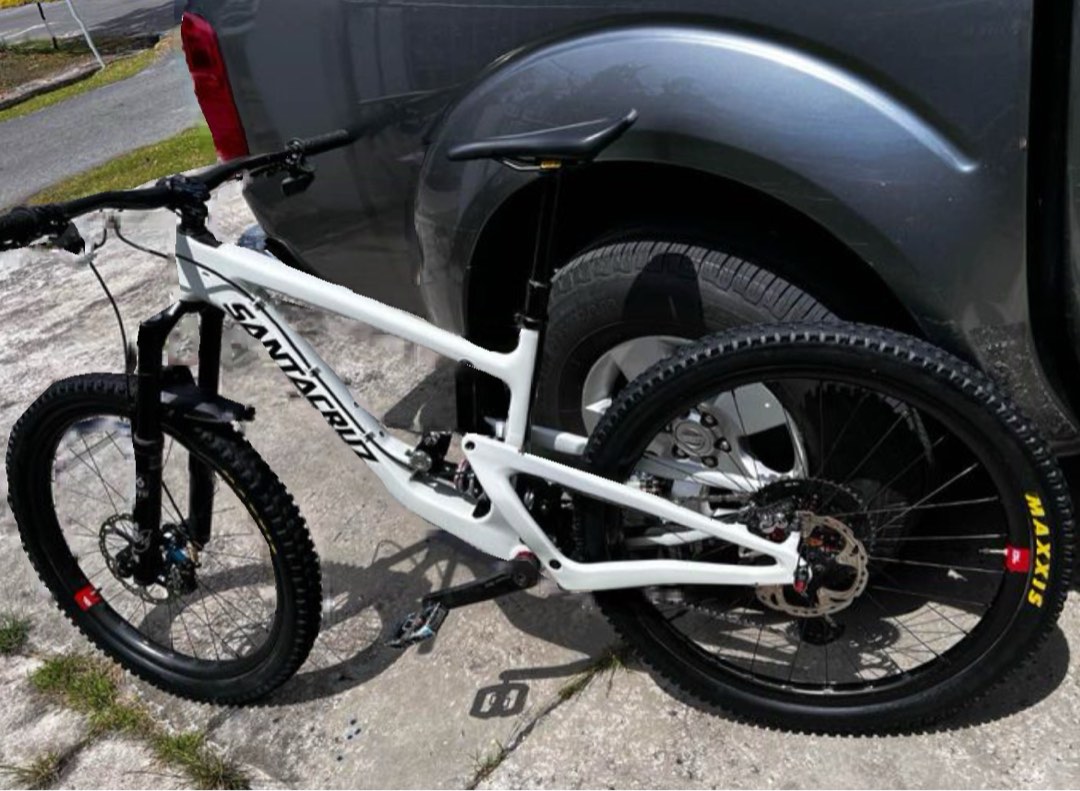 Santa Cruz Nomad V4 Push Medium, Sports Equipment, Bicycles & Parts ...