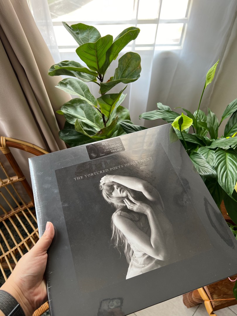 Taylor Swift TTPD vinyl, Hobbies & Toys, Music & Media, Vinyls on Carousell