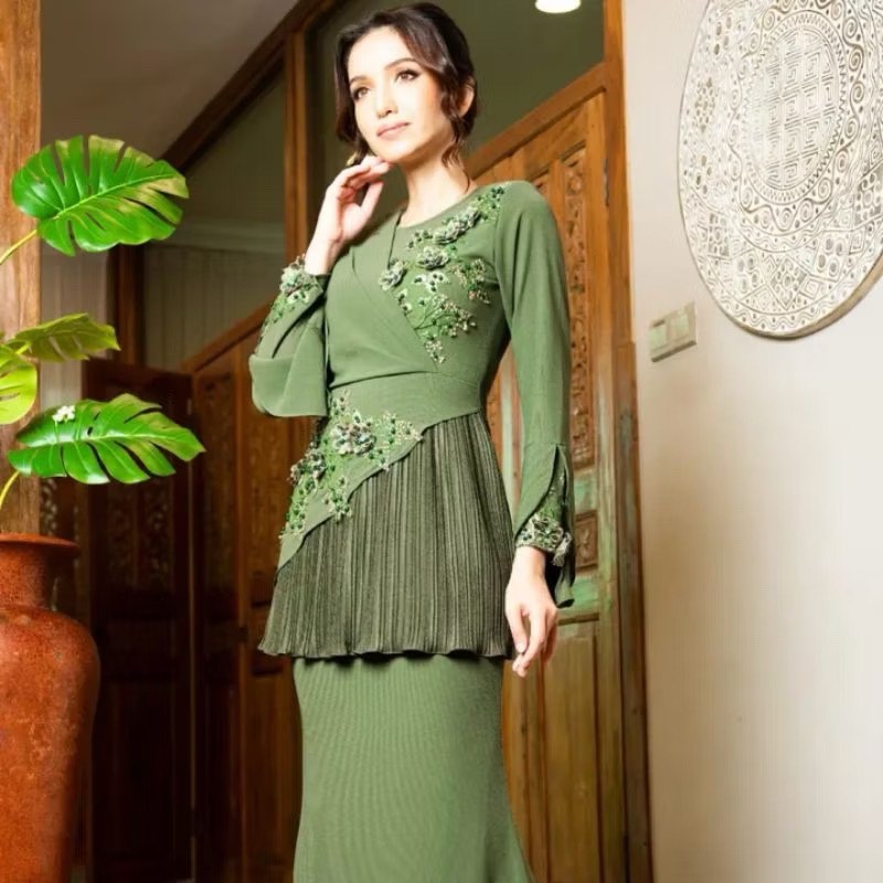 Wanzar Qiszar, leeyanarahman, baju kurung, moden, raya 2025, plus size ...