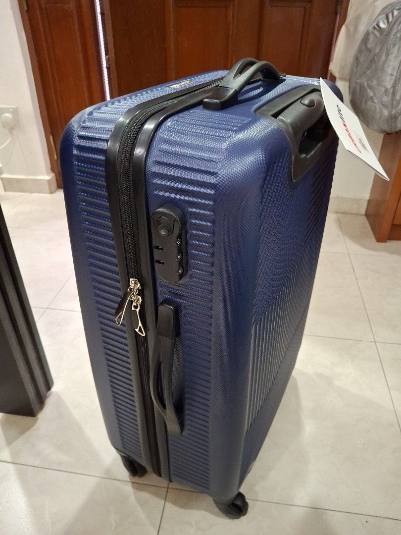 28"Luggage extra large, brand new, security lock, 49x29.5x75cm, Hobbies ...