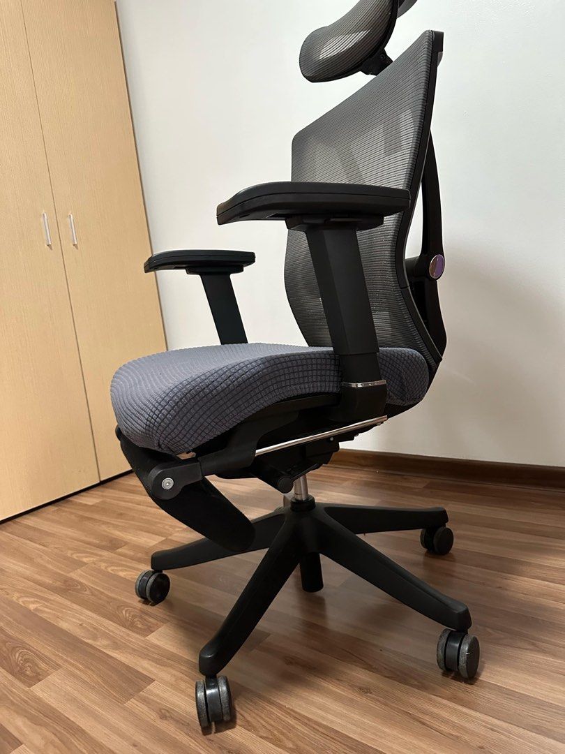 Aofeis ErgoChair ALPHA Ergonomic Office Computer Chair With Leg Rest ...