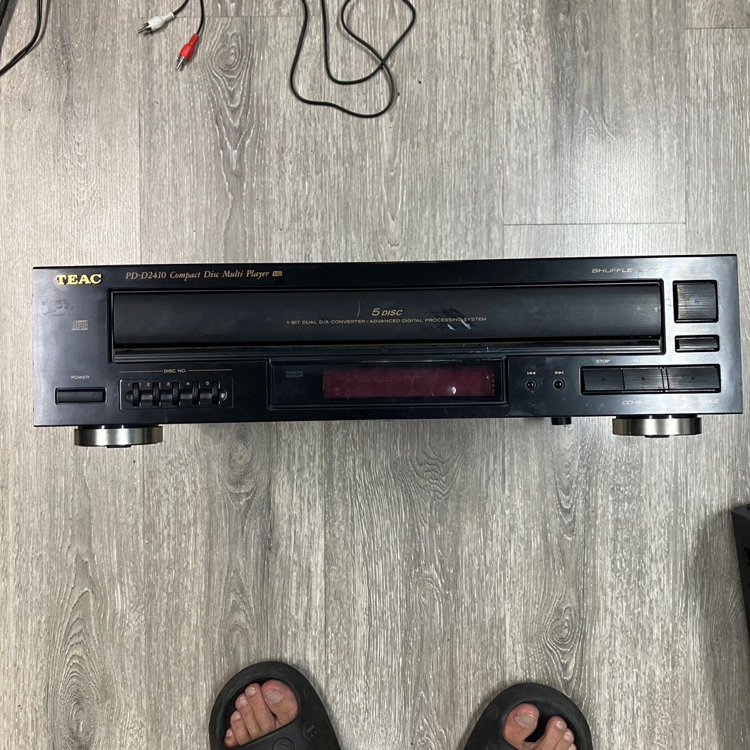 Broken Teac PD-D2410 Compact Disc Multi 5 Disc CD Player, Audio, Other Audio Equipment on Carousell