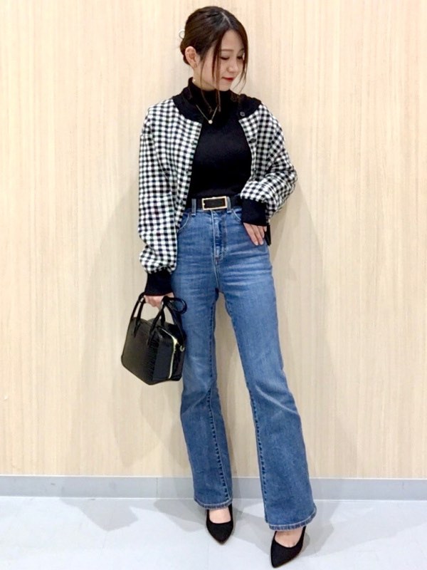 GU Flare jeans, Women's Fashion, Bottoms, Jeans & Leggings on Carousell