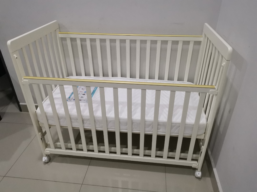 Happy wonder baby cot, Babies & Kids, Baby Nursery & Kids Furniture ...