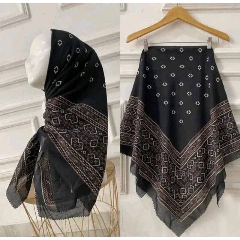Hijab Motif Bahan Voal / Hijab segi empat voal, Fesyen Wanita, Muslim ...