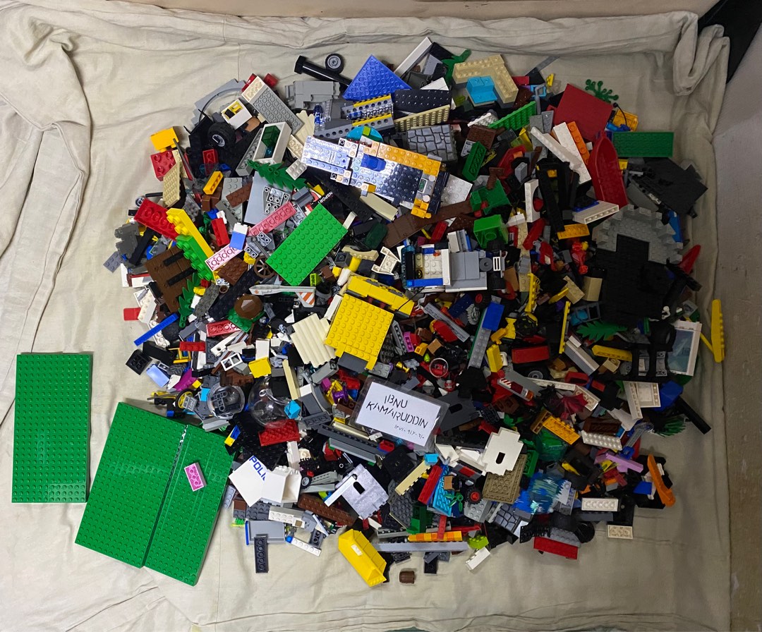 LEGO Random Minifigures Lot, Hobbies & Toys, Toys & Games on Carousell