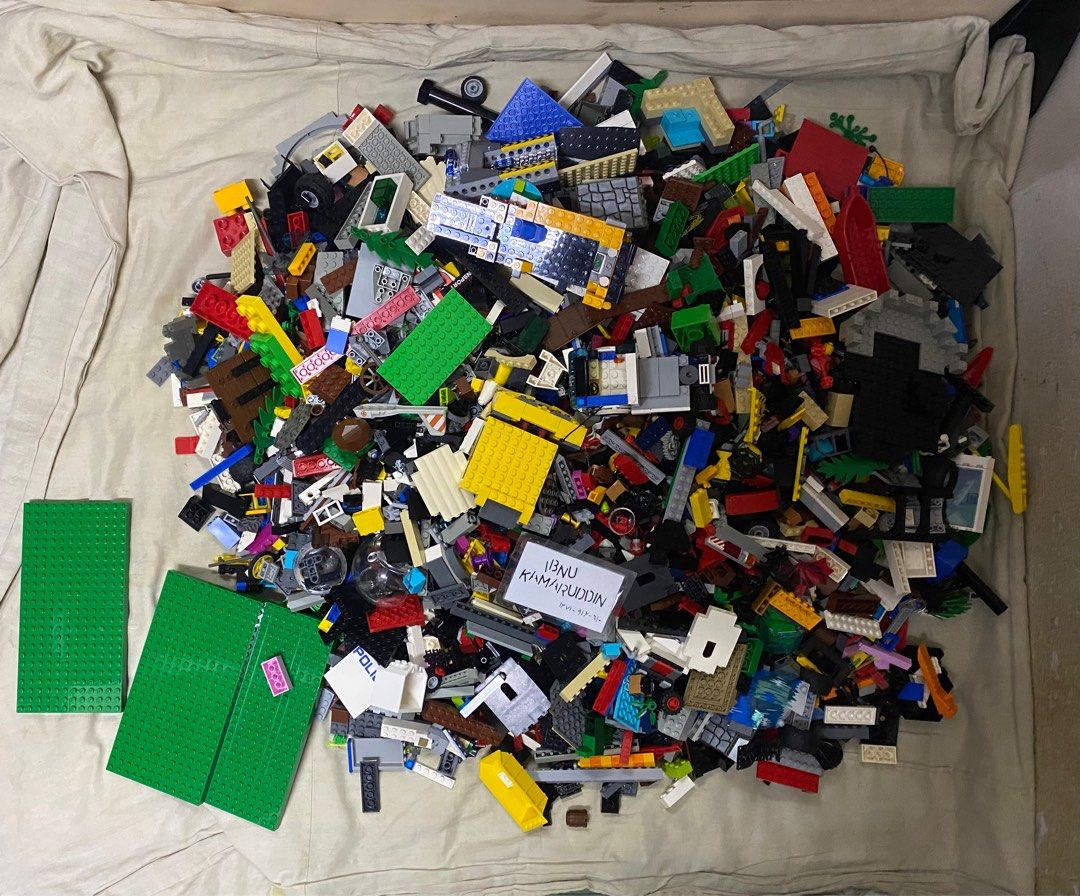 LEGO Random Minifigures Lot, Hobbies & Toys, Toys & Games on Carousell