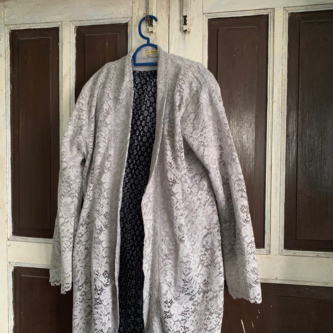 Long Kebaya XL in grey, Women's Fashion, Muslimah Fashion, Baju Kurung ...