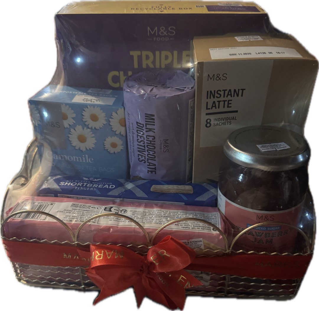 Marks and Spencer Gift Basket Sweet Nostalgia 2749g, Food & Drinks ...