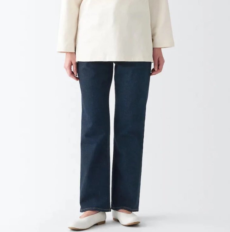 NEW 全新 || MUJI 無印良品 28 暗藍色** 丹寧 牛仔褲 修身 微喇叭, 她的時尚, 褲＆裙, 牛仔褲、緊身褲在旋轉拍賣