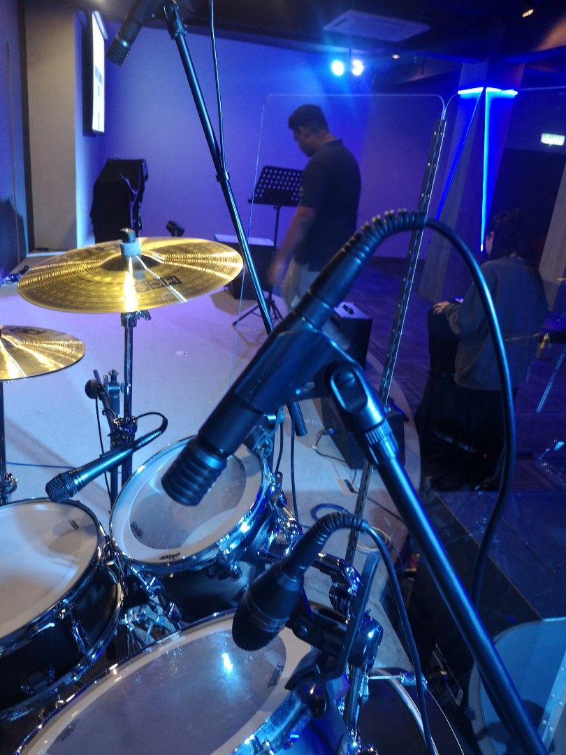 Pearl Drum Set, Mic Kit, Drum Sheild, Mic stands, Drum Cover, Hobbies ...