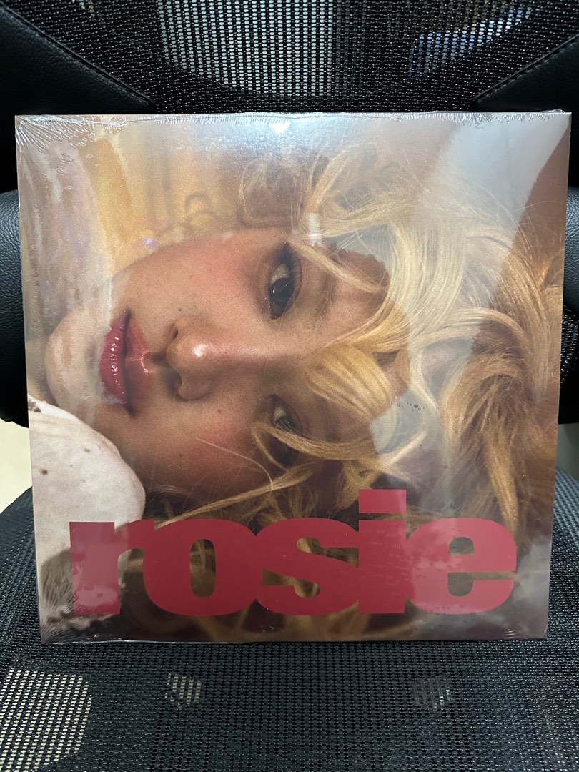 [全新未拆]ROSÉ ROSIE LP 黑膠（紅膠）BLACKPINK , 興趣及遊戲, 收藏品及紀念品, 明星周邊 - Carousell