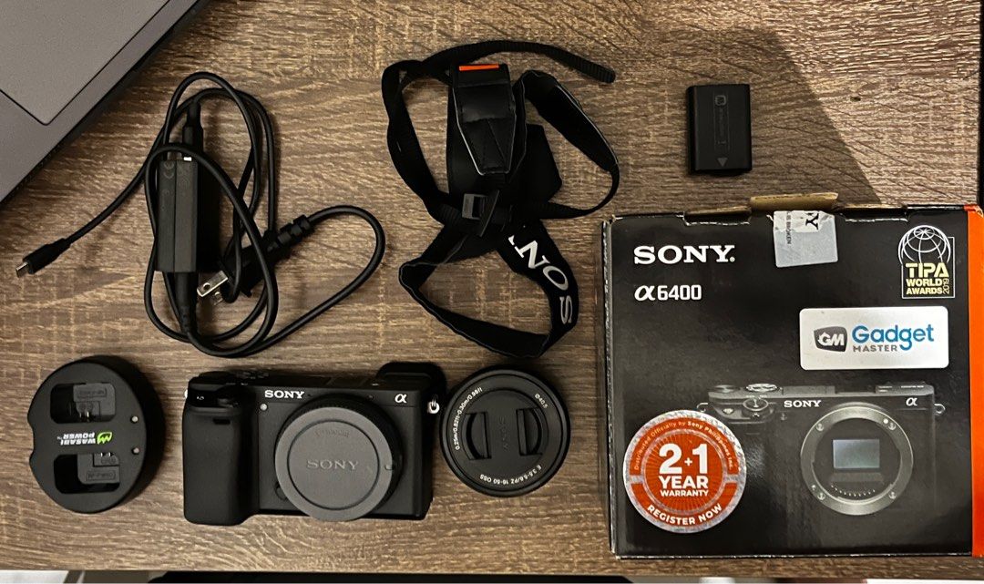 Sony A6400 + 16-50 mm kit lens (like new), Photography, Cameras on ...