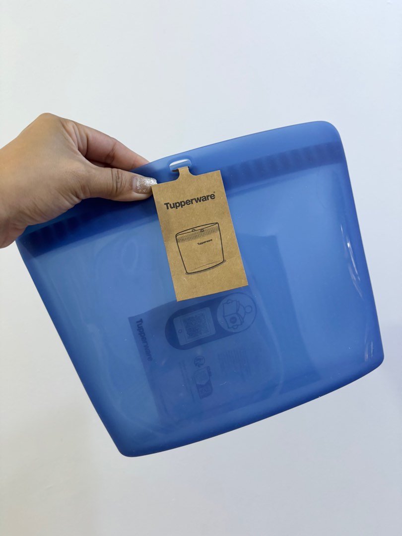 Tupperware Blue Silicone Bag 1.8L, Furniture & Home Living, Kitchenware ...
