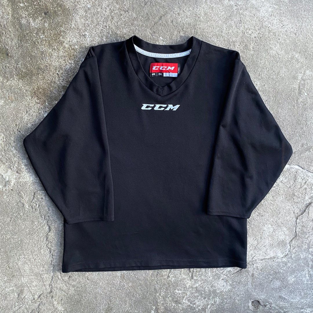 Vintage CCM Plain Black Hockey Jersey, Women's Fashion, Coats, Jackets ...