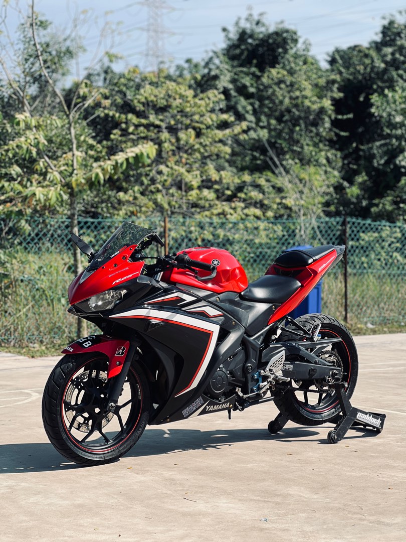 Yamaha R25 V1, Motorbikes on Carousell