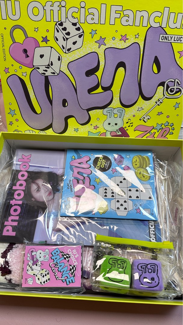 全套出 IU 7期會員禮, 興趣及遊戲, 收藏品及紀念品, 韓流 - Carousell