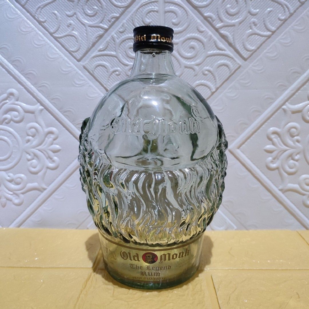 koleksi botol kosong antik bekas OLD monk, Antik, Pajangan di Carousell