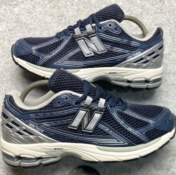 NEW BALANCE 1906R ECLIPSE NAVY SIZE 43, Fesyen Pria, Sepatu , Sneakers ...