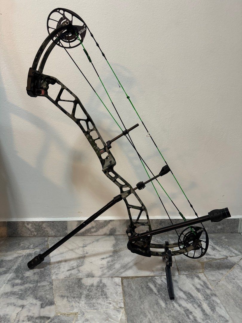 PSE EVO EVL 34 KUIU VERDE Compound Bow Archery, Sports Equipment, Other ...