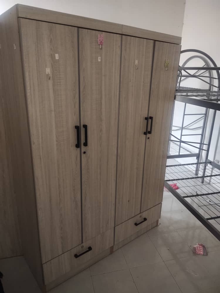 Almari Baju 4 Pintu Terpakai, Furniture & Home Living, Furniture ...