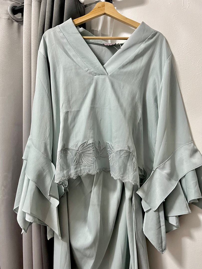 Azalea Kurung by DPLKL Raya Collection, Women's Fashion, Dresses & Sets ...