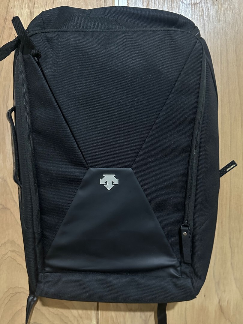 DESCENTE FUSEBOX BACKPACK, Men's Fashion, Bags, Backpacks on Carousell
