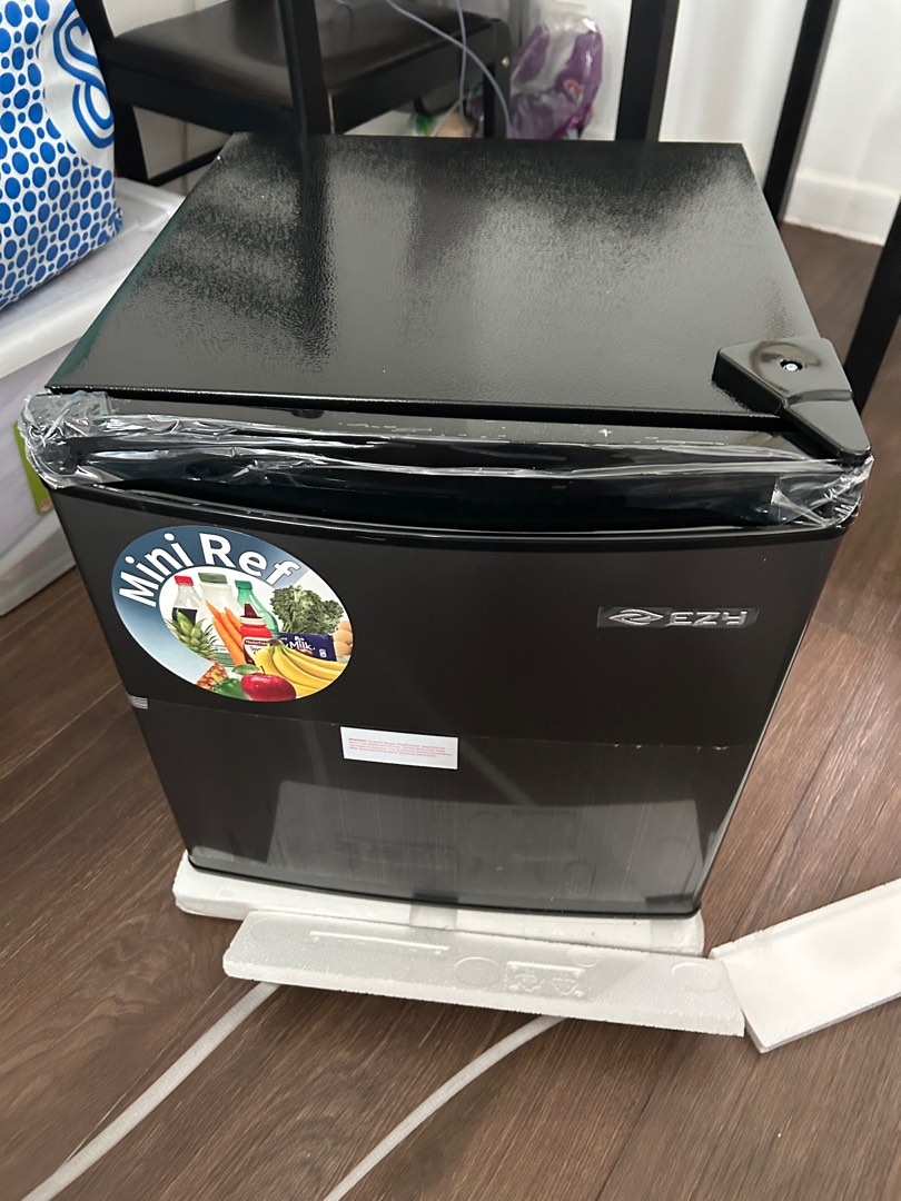 EZY Mini Ref (BRAND NEW) (Negotiable), TV & Home Appliances, Kitchen ...