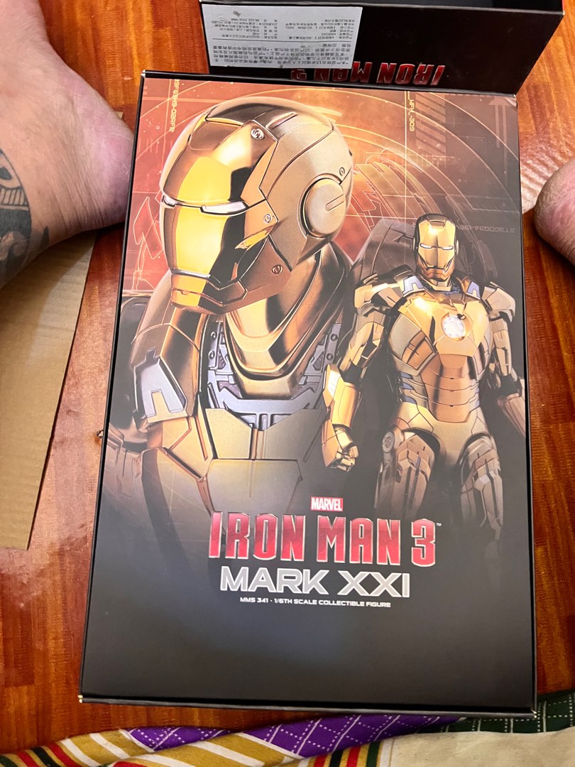 Hottoys iron man mark 21, Hobbies & Toys, Toys & Games on Carousell