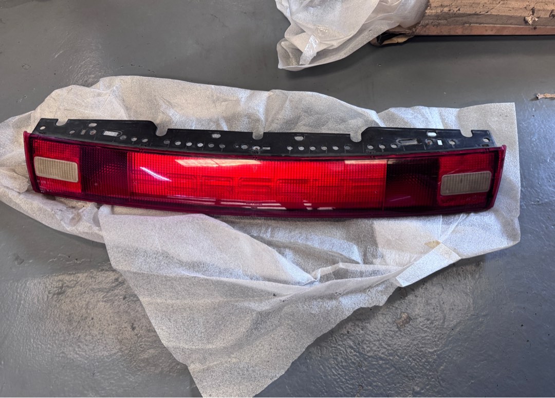 Porsche 993 rear center reflector, Car Parts & Accessories, Lightings ...