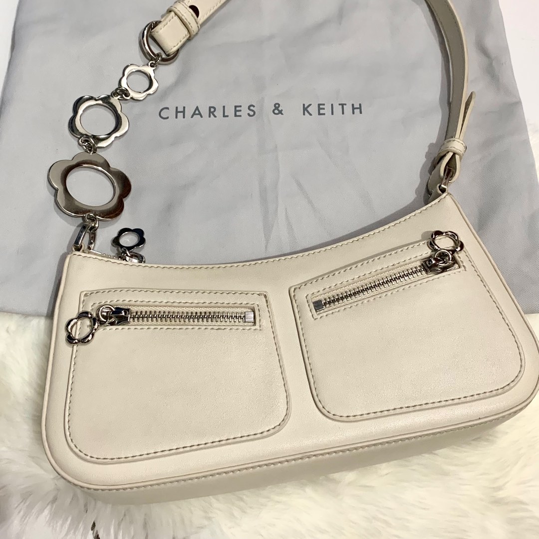 preloved charles and keith flower embellished bag (ORI), Fesyen Wanita ...