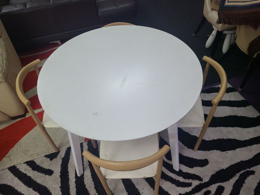 SET MEJA BULAT 4 KERUSI RM120, Furniture & Home Living, Furniture ...