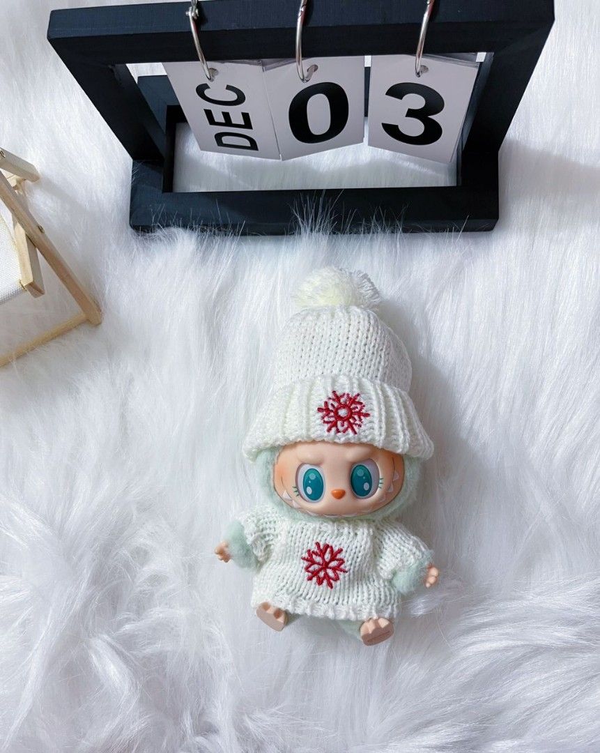 V2 Labubu Christmas Clothing (Seasonal), Hobbies & Toys, Toys & Games ...