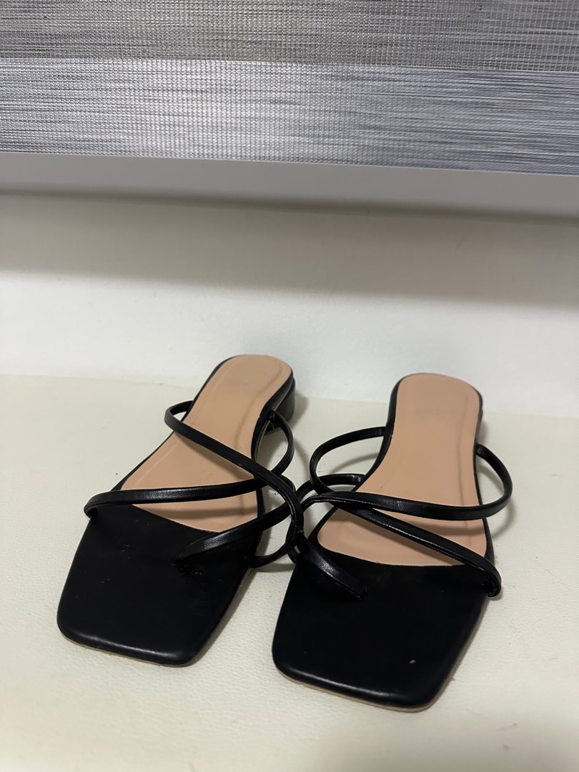 1 inch Block Heels, Women's Fashion, Footwear, Flats & Sandals on Carousell