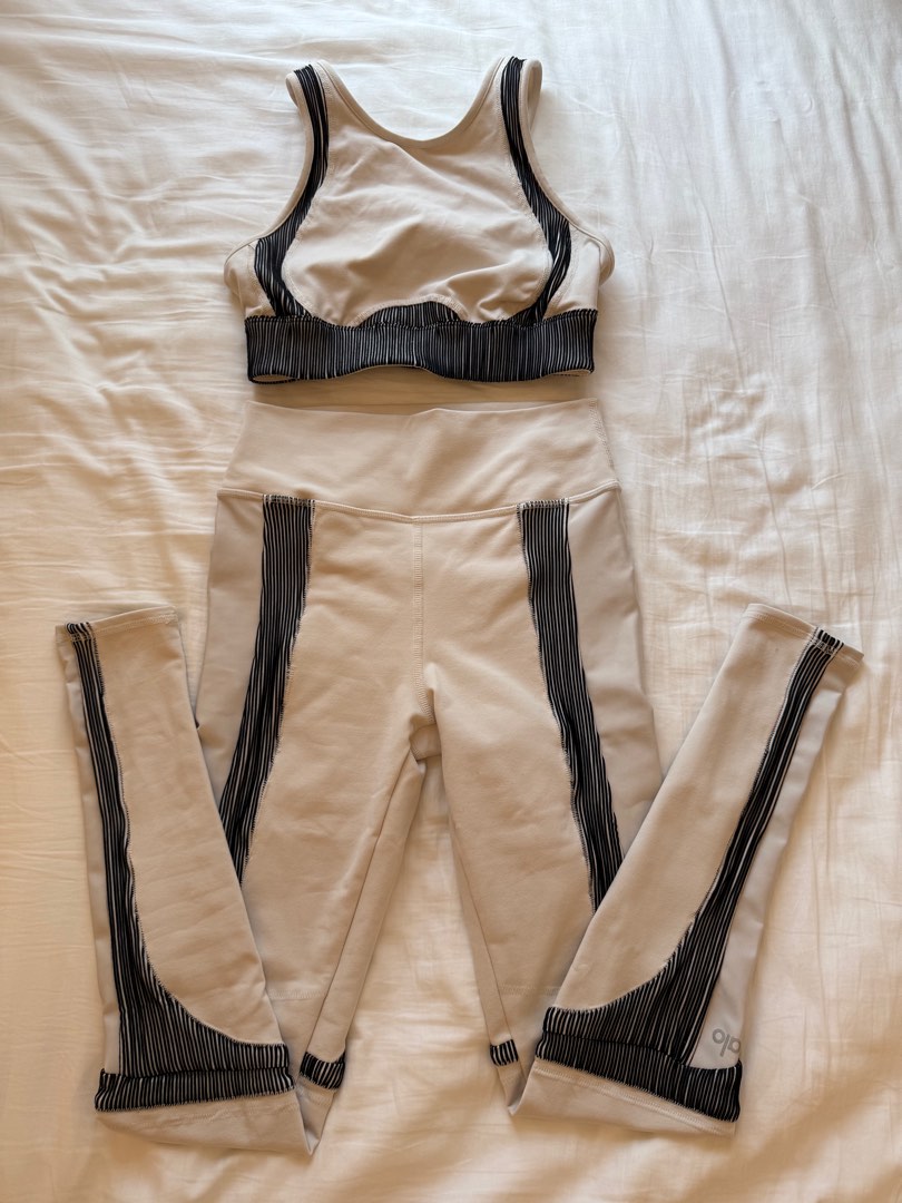 Alo yoga set, 女裝, 運動服裝 - Carousell