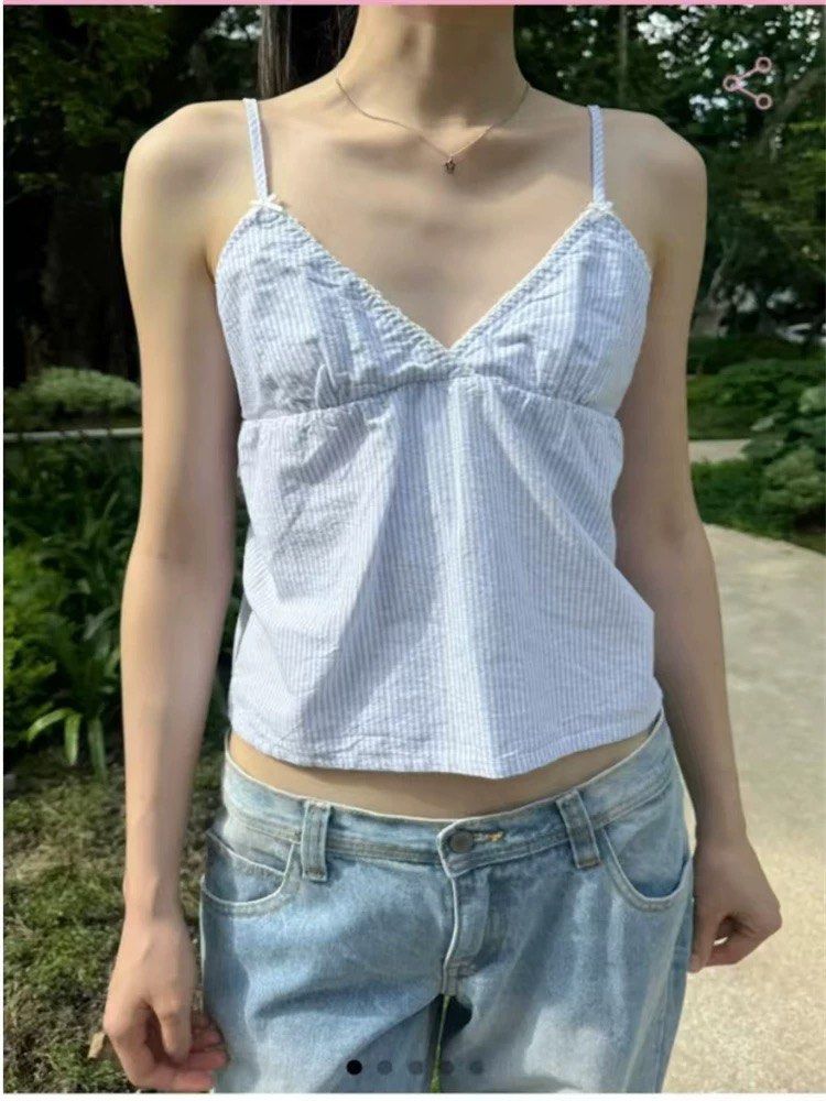 brandy melville edith tank, Women's Fashion, Tops, Sleeveless on Carousell