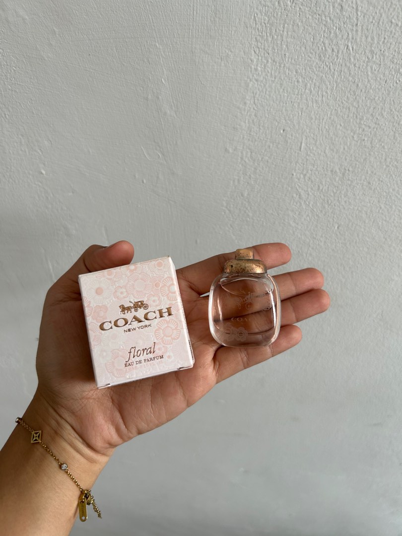 Coach minis parfum, Kesehatan & Kecantikan, Parfum, Kuku & Lainnya di ...