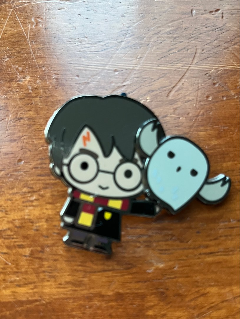 Harry Potter Hedwig pin, Hobbies & Toys, Collectibles & Memorabilia ...