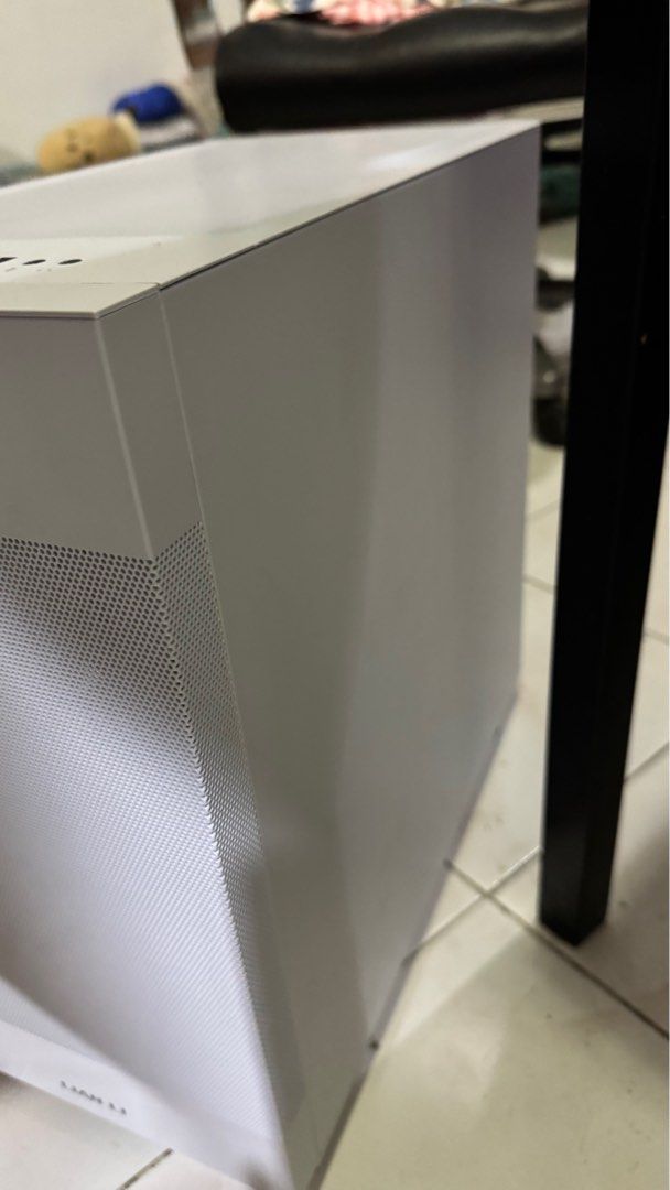 Lian Li Lancool 205M White mATX PC Casing, Computers & Tech, Desktops on Carousell