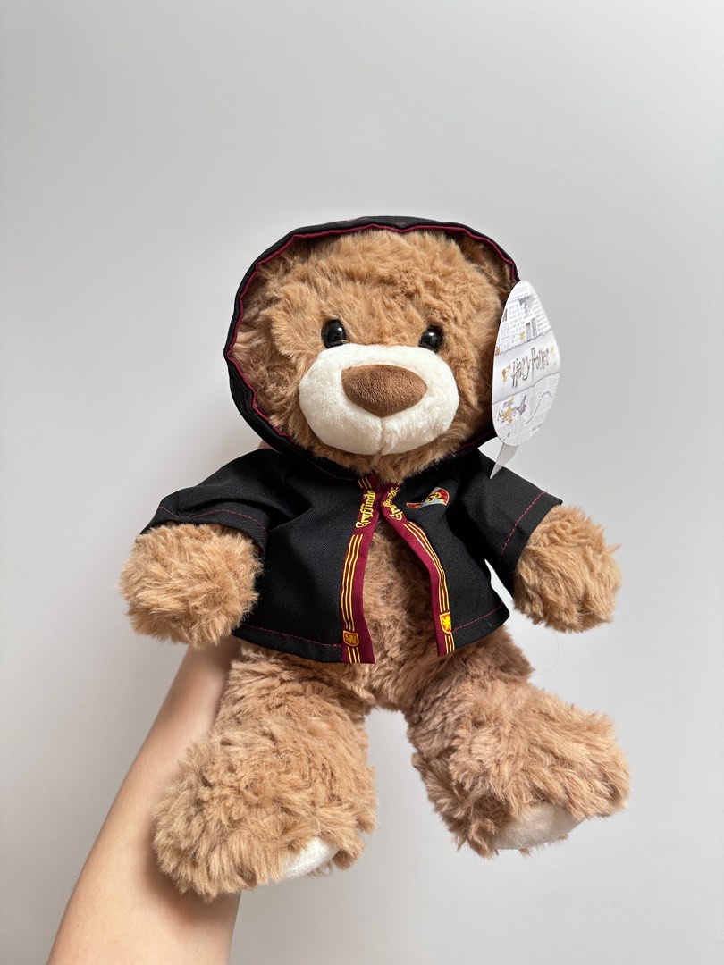 [全新]名創優品Miniso哈利波特聯名 獅院葛來分多Gryffindor學院熊, 興趣及遊戲, 玩具 & 遊戲類 - Carousell