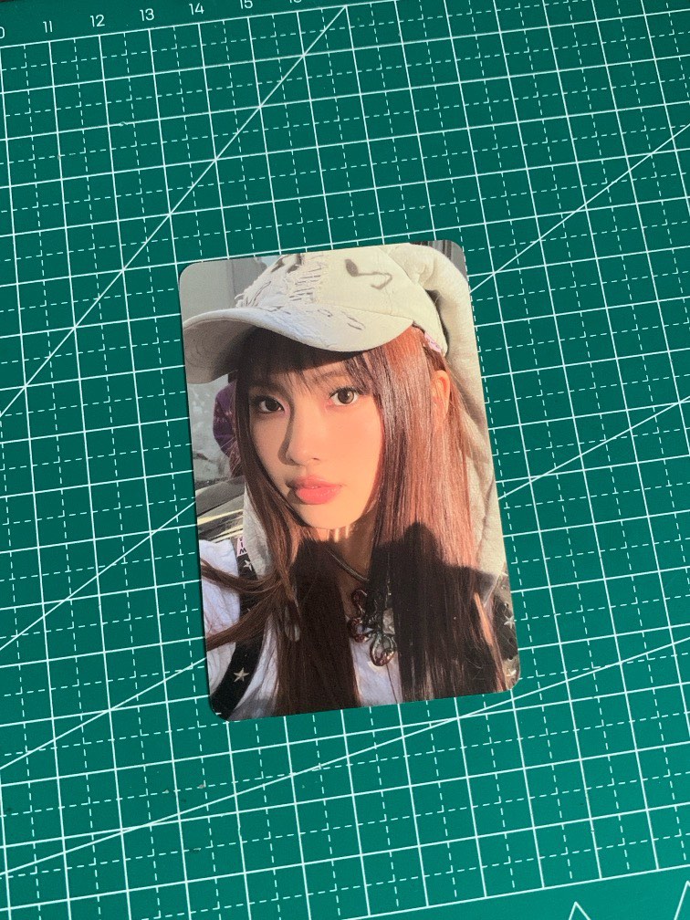 PHOTOCARD HYEIN | NEW JEANS, K-Wave di Carousell