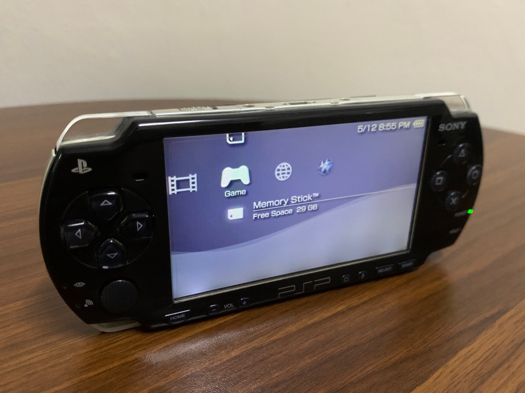 Playstation Portable 2000, Video Gaming, Video Game Consoles ...