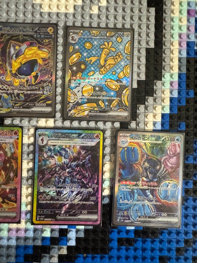 Pokemon sv8a ptcg 寶可夢 太晶ex 比卡超 伊貝 SAR, 興趣及遊戲, 玩具 & 遊戲類 - Carousell