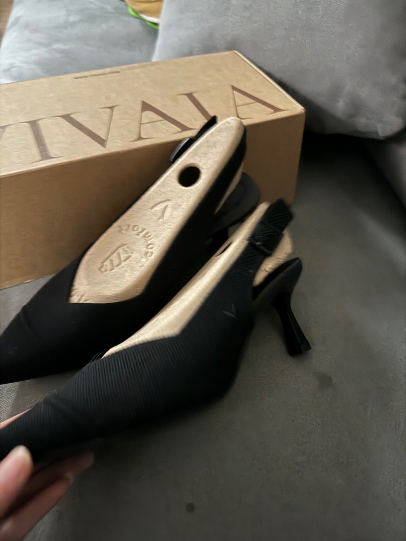 Sepatu vivaia original, Fesyen Wanita, Sepatu di Carousell